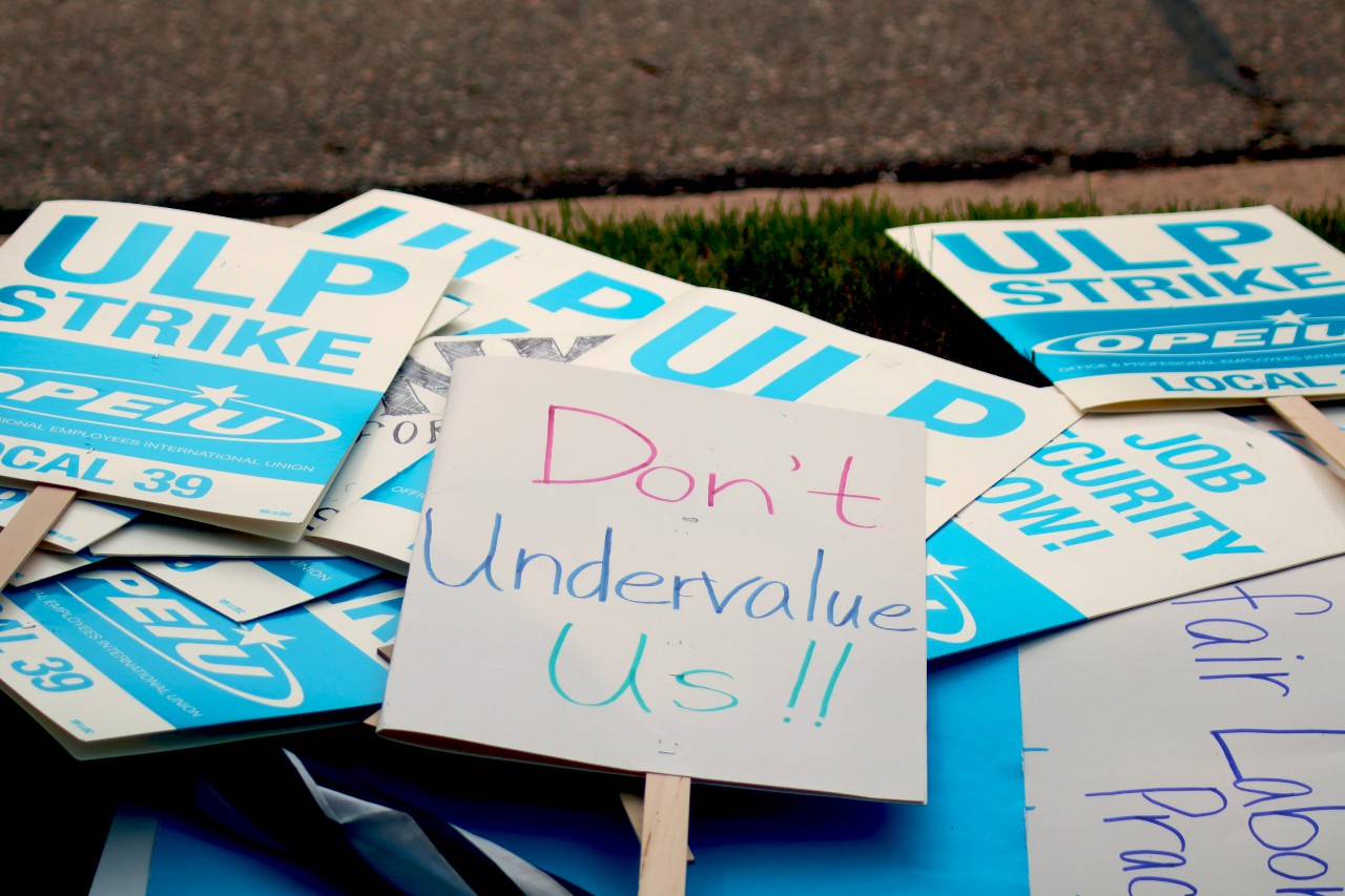 CUNA Mutual office workers strike, picket headquarters – Blueprint365